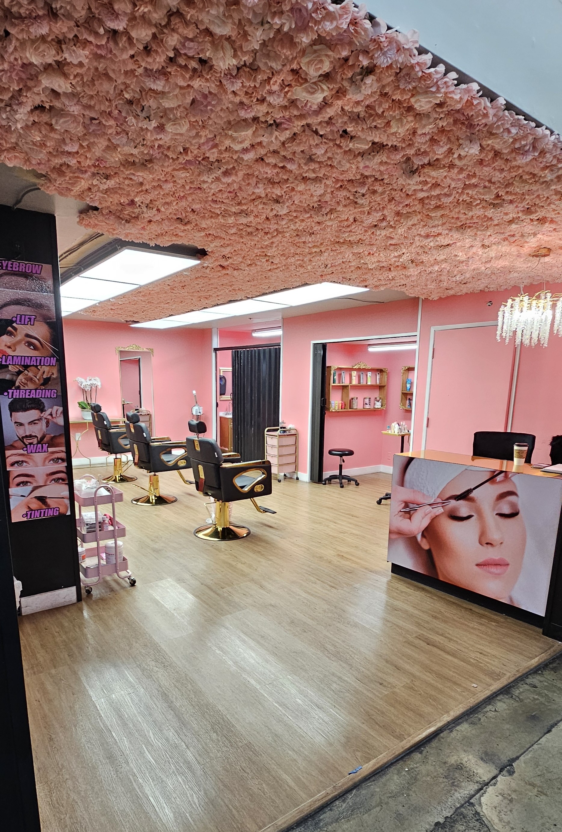 Valley Indoor Swap Meet